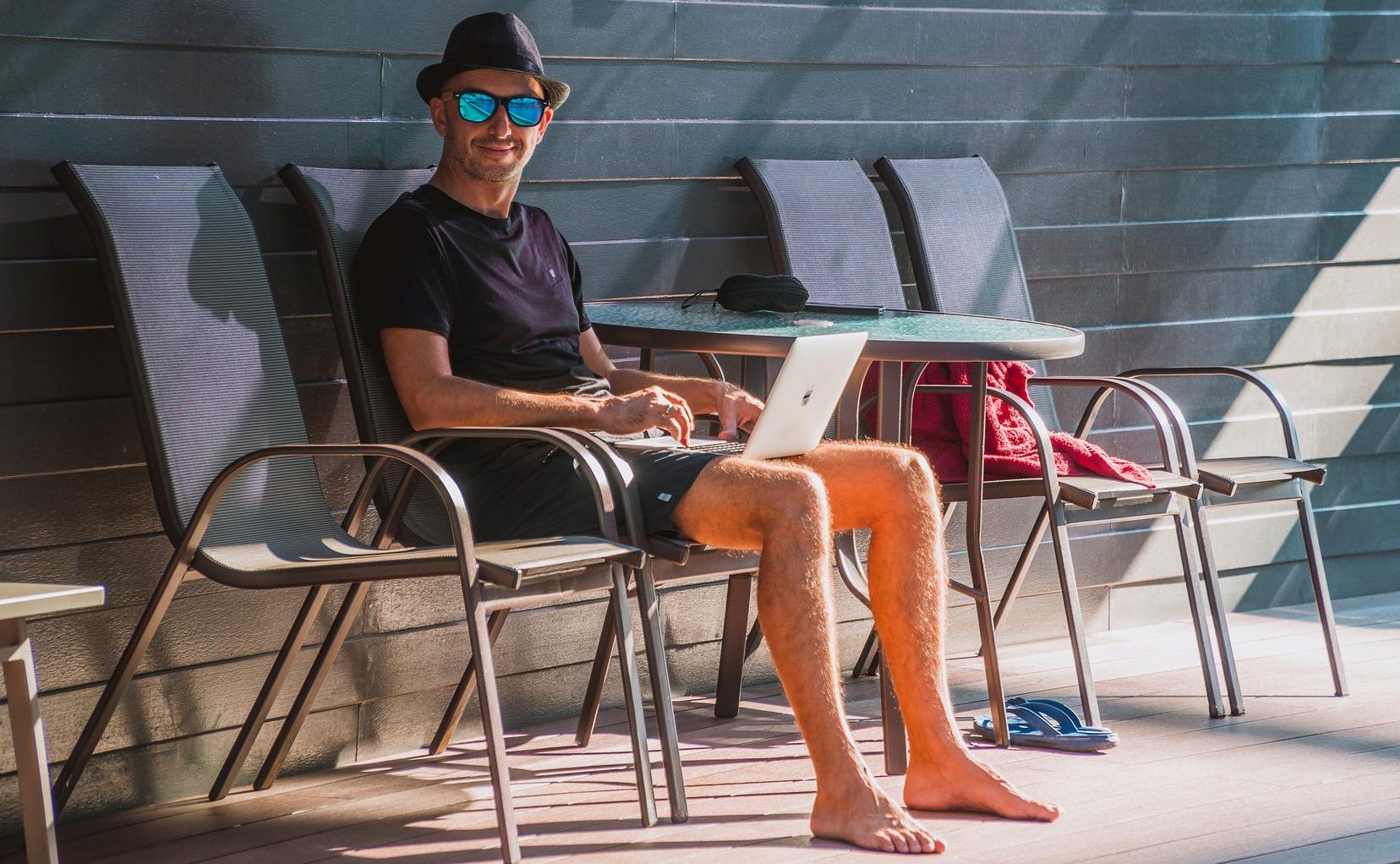 How to Attract Bleisure Travelers- Methods for hotelier| Blog